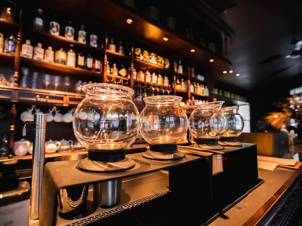 風格酒肆地圖｜翻開茶酒圖書館的味蕾扉頁—在沃森茶酒館WOSOM Bar啜一杯純粹夜晚 - 迷誠品