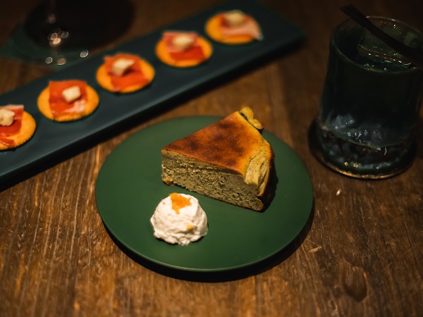 風格酒肆地圖｜翻開茶酒圖書館的味蕾扉頁—在沃森茶酒館WOSOM Bar啜一杯純粹夜晚 - 迷誠品